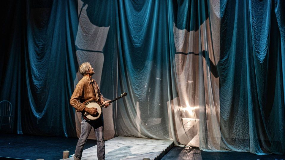 Første regnskab efter skæbneår: Presset teater er i klar bedring